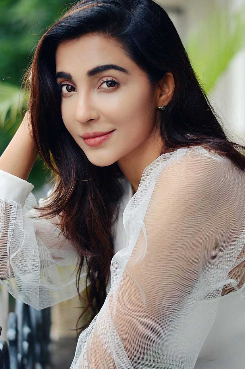 Parvati Nair: Photos, Pics, New Images, Beautiful Wallpaper 4 K
