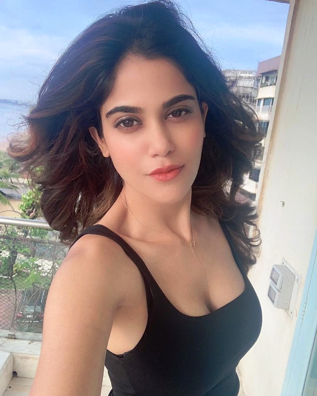 Aaditi Pohankar Hot Photos Pics Images Wallpapers