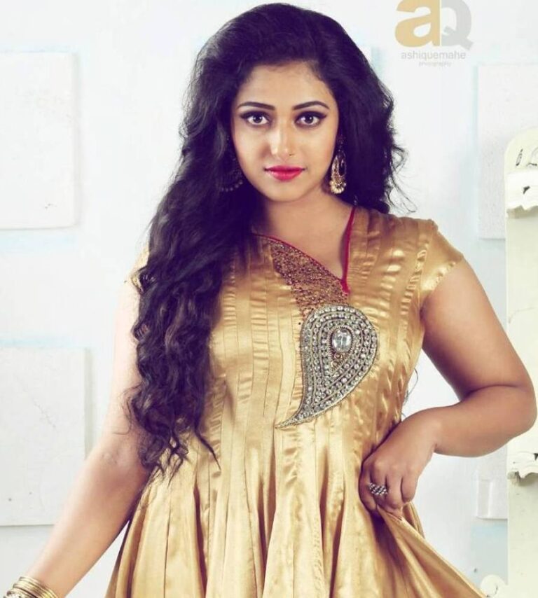 Anu Sithara Hot | Photos | Pics | New Images & HD Wallpapers