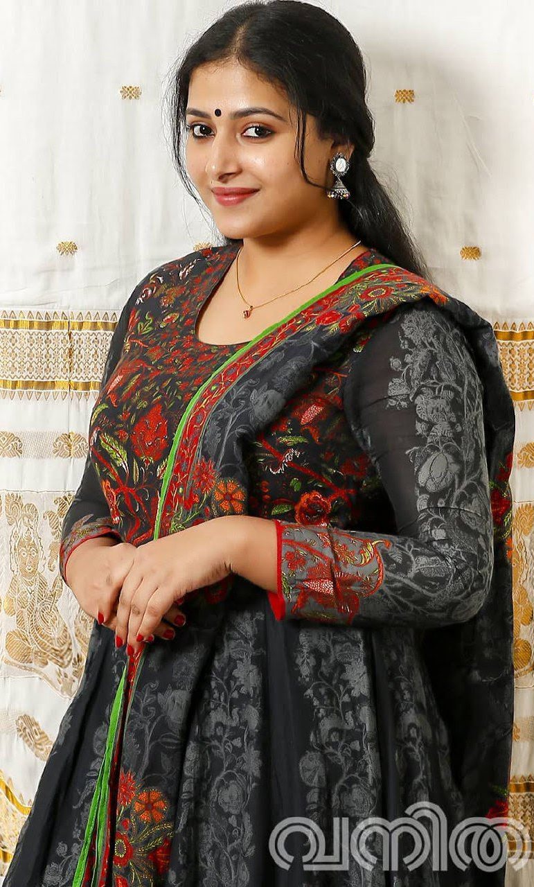 Anu Sithara Hot | Photos | Pics | New Images & HD Wallpapers