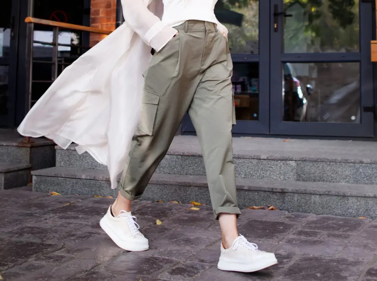 Fashion Forward: The Hottest Trends in Women's Pants This Season